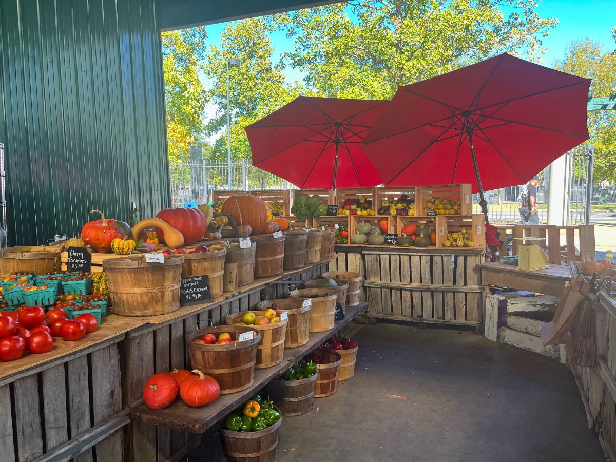 Stop by Downtown to Browse the Nashville Farmers' Market - Seeing Tennessee